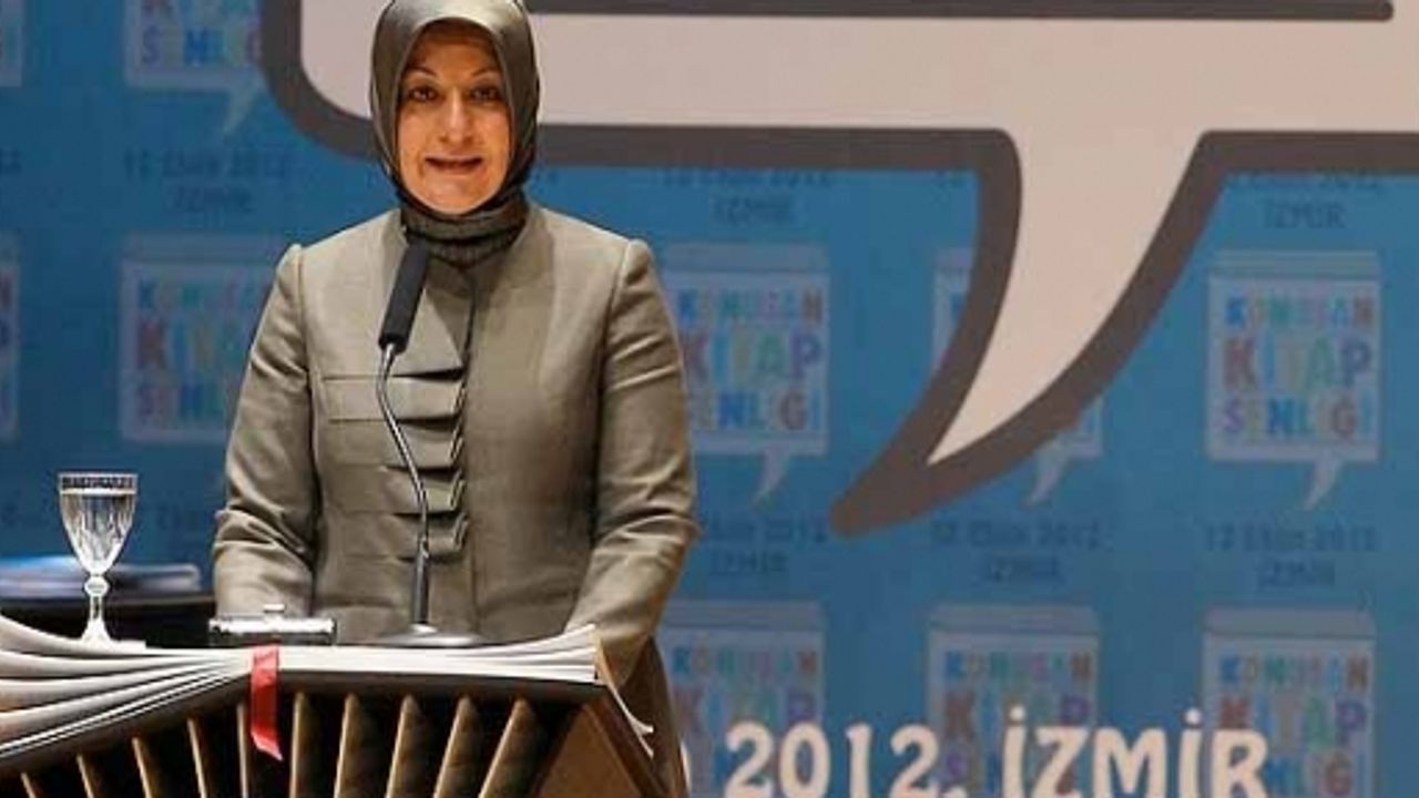 Hayrünnisa Gül'den kitap eleştrisi - Önce Vatan Gazetesi