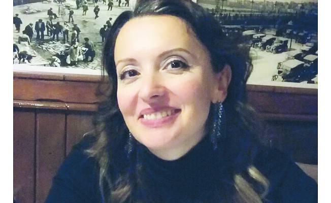 ŞENAY ŞENTÜRK: “ROMAN, İÇ DÜNYANIZI SÜSLEYEN İNCİLER GİBİDİR.” - Önce ...