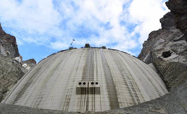 Türkiye'nin en büyük baraj inşaatında dev türbinler taşınıyor - Önce ...