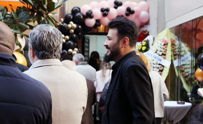 Ünlü Yönetmen Burak Akan 12.Mood Ödülleri için Kolları sıvadı. - Önce ...