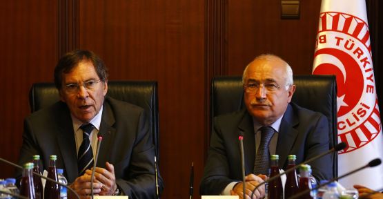 AKPM Başkanı Mignon Meclis'te - Önce Vatan Gazetesi