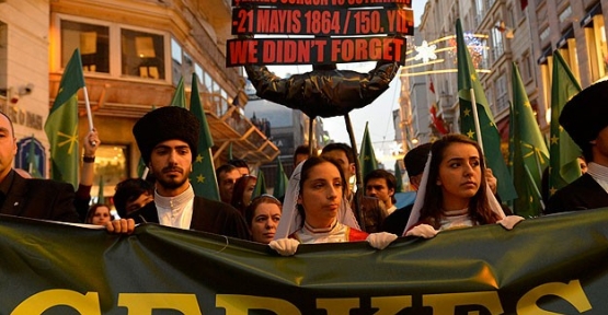 Çerkezler Rus Başkonsolosluğuna yürüdü - Önce Vatan Gazetesi